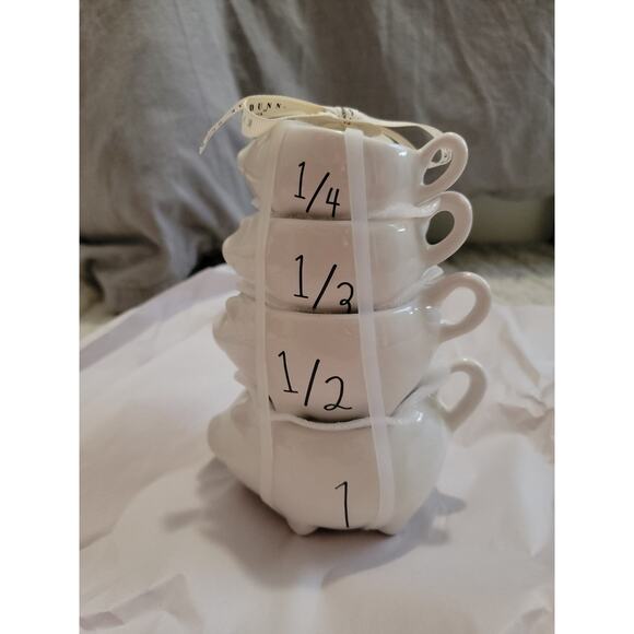 Rae Dunn | Kitchen | Rae Dunn Stacked Pigs Measuring Cups Nwt | Poshmark